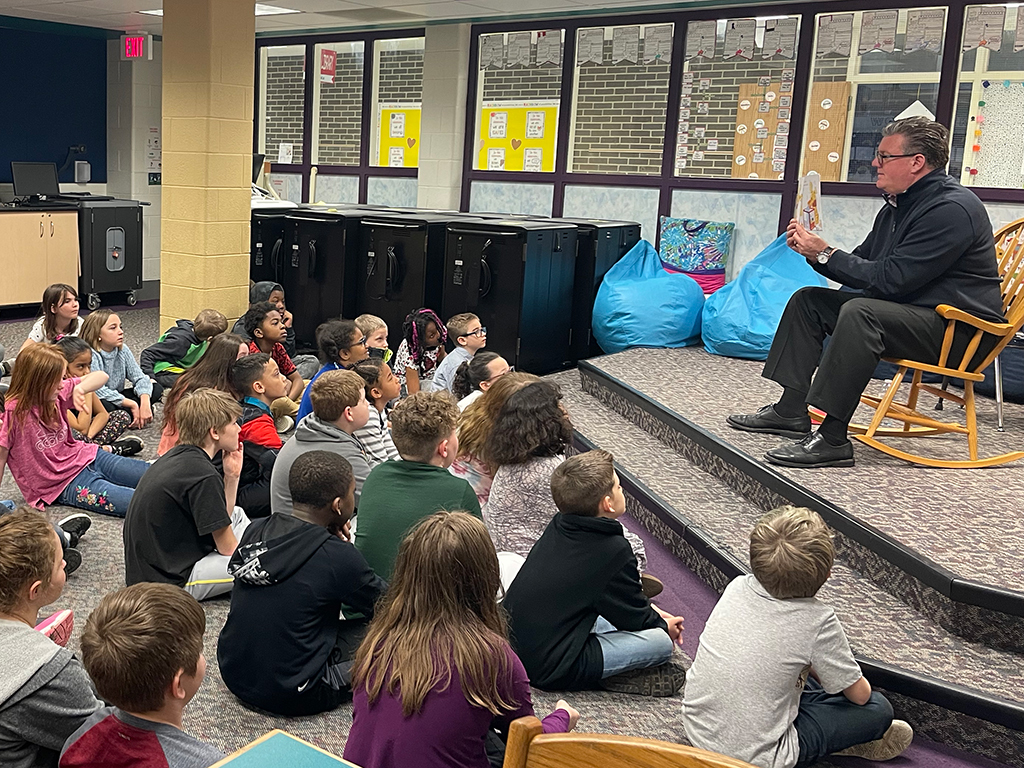 Gallery - 2021-2022 March Reading with Dr Dignan